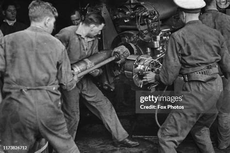 Breech Loading Photos And Premium High Res Pictures Getty Images