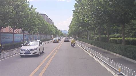 A Color Image And Its Corresponding Dense Depth Map Note That The Download Scientific Diagram