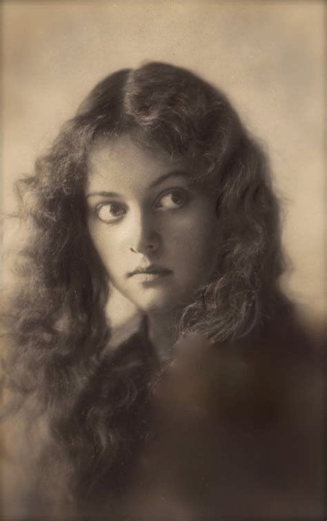 Pin Op Vintage Portraits People