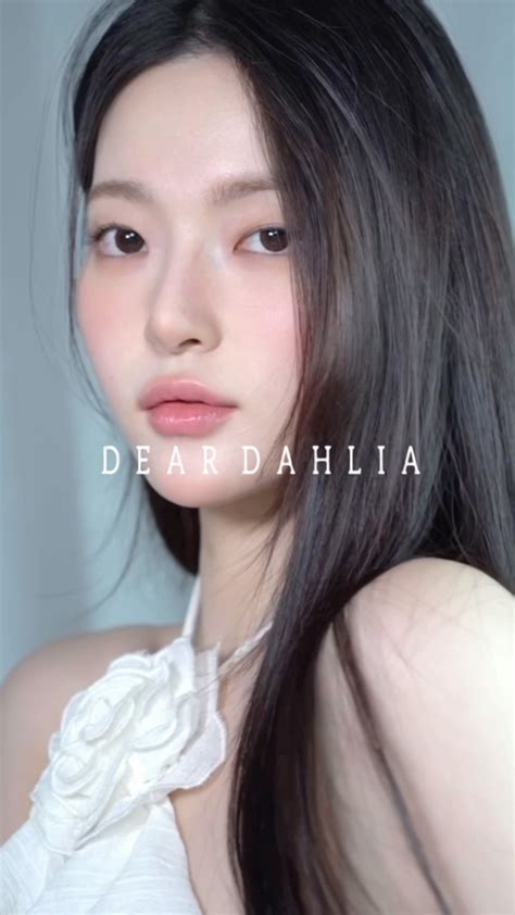 디어달리아 𝙉𝙀𝙒 𝙋𝙚𝙩𝙖𝙡 𝘽𝙡𝙪𝙧 𝘾𝙧𝙚𝙖𝙢 𝘽𝙡𝙪𝙨𝙝 파스텔처럼 퍼지는 꽃잎 블러링 효과🌸 클라우드 멜팅 크림 텍스처가 매끈 보들한 피부 결을 완성 블러셔 맛집