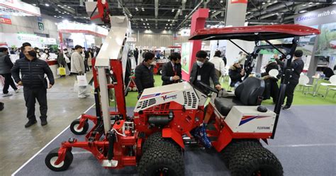 신기한 골프장 잔디 관리 장비