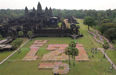 ដឹងទេថា បេះដូងក្រដាស១លាន ឈរត្រៀបត្រាបង្អួតសម្រស់នៅប្រាសាទអង្គរ មានអត្ថន័យដូចម្តេច