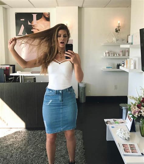 Hannah Stocking Facebook And Instagram Photos 3 28 2017 • Celebmafia