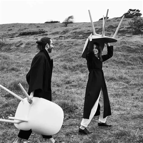 Столот „Бубачка“ впечатлив дизајн инспириран од природата Декорама