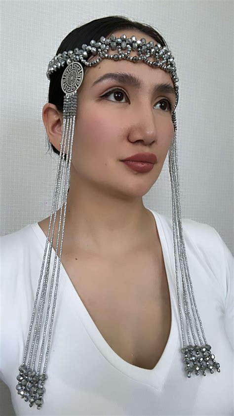 Сарнайн Болор Сарнайн Болор Захиалгат гоёл чимэглэл