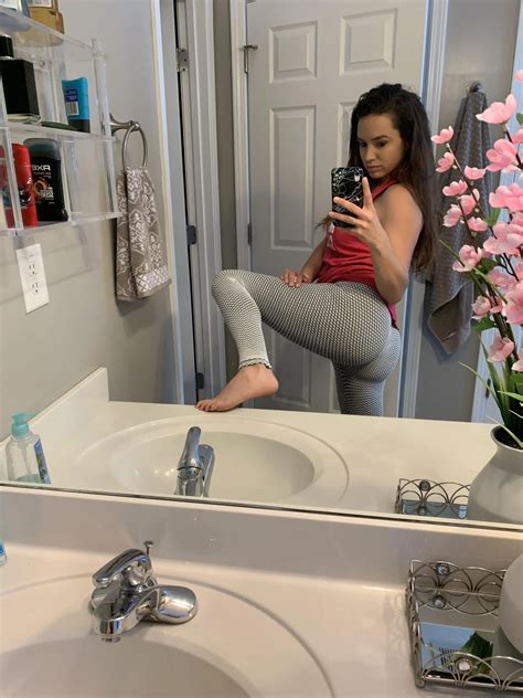 Momwife Next Door F29 Scrolller