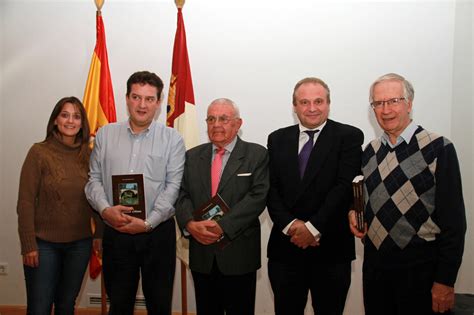 El Viejo Maestro Juan Jesús Batanero Presenta Los Versos De Sus Latidos De Corazón Trillano