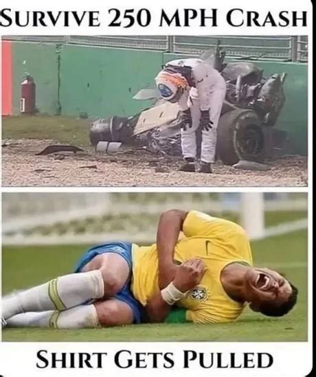 레이싱 경주 사고에서 살아난 드라이버짱공유닷컴 엽기유머