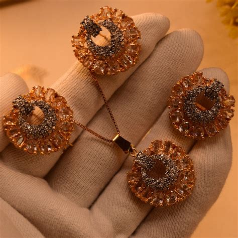 Gorgeous Design Gold Plated Crystal Stones Necklace Set For Girlswomen