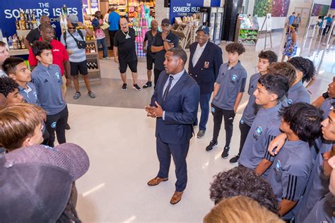 Minister Darrell Observes International Youth Day Bernews