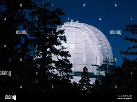 Dome Of The 100 Inch 2 5 Metre Hooker Telescope At Mt Wilson Observatory California Stock