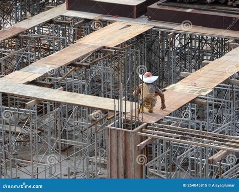 Metal Scaffolding Was Used As A Temporary Structure To Support Slab