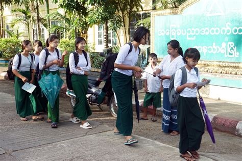 တနင်္သာရီမြို့၌ ၁၀၃ နှစ်မြောက် အမျိုးသားအောင်ပွဲနေ့အထိမ်းအမှတ် သတင်းစကား လက်ကမ်းစာစောင်များ က
