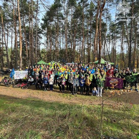 Столичні патрульні долучилися до благодійного велопробігу Вечірній Київ