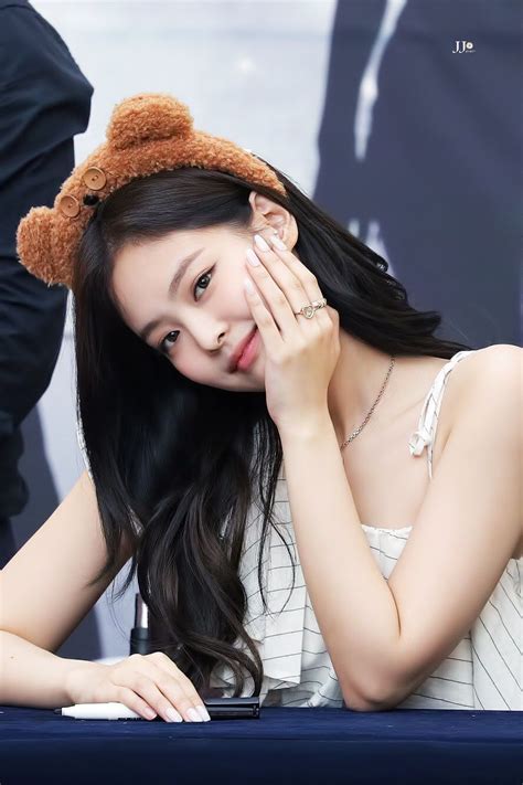 Pin Oleh Mxjxng ʕ ᵔᴥᵔ ʔ Di Blackpink Blackpink Jennie Selebriti Aktris