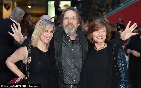 Star Wars Mark Hamill Is Joined By Wife And Daughter At Captain