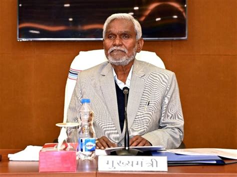 Whats Cooking Former Jharkhand Cm Champai Soren Lands In Delhi