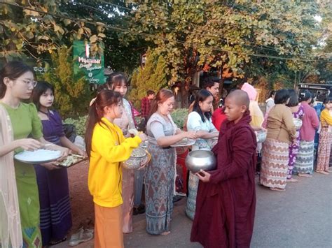 ကျိုက်မရောမြို့၌ ၄၄ ကြိမ်မြောက် မြို့လုံးကျွတ် ဆွမ်းကြီးလောင်းပွဲတော် စည်ကားသိုက်မြိုက်စွာကျင