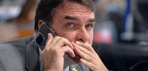 Flávio Bolsonaro é Massacrado Nas Redes Sociais Brasil 247