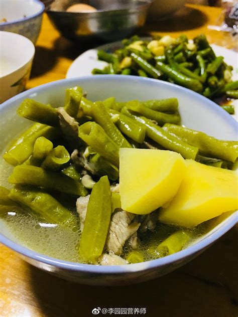 实实在在吃碗炖菜，好舒服炖菜杂面手擀面更香亲戚新浪新闻