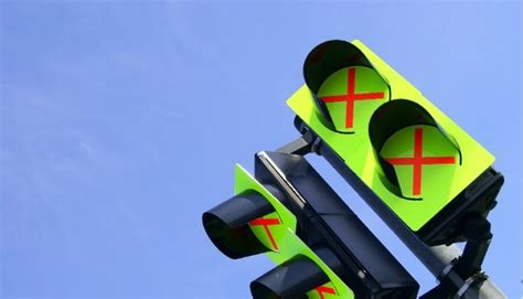 attach dwg alternatives or classic xref pros and cons