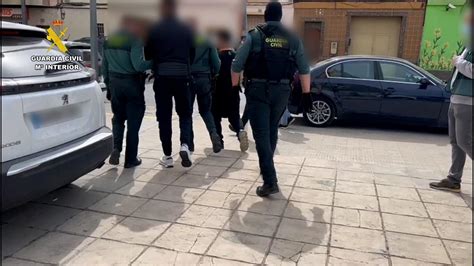 Droga En Valencia Detenidos Un Guardia Civil Y Un Policía Local En