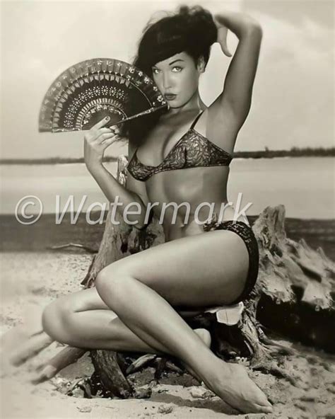 Vintage 1950s Pin Up Actress Model Bettie Page 8x10 Publicity Photo