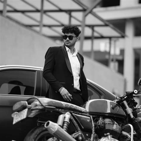 Aaron Dsouza Aarondsouza15 • Threads Say More