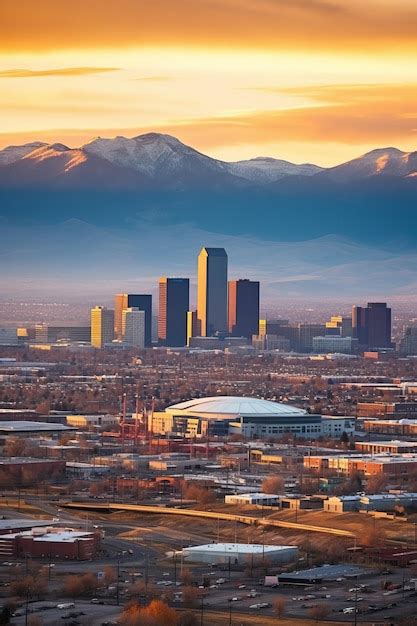 Premium Photo A Beautiful View Of The Denver Skyline At Sunset