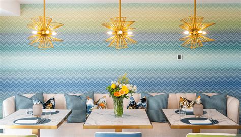 Disfruta En Un Local Acogedor De Una Gran Comida Dé