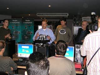 Pc Ekspert Hardware Ezine Logitech Revolution U Budimpe Ti