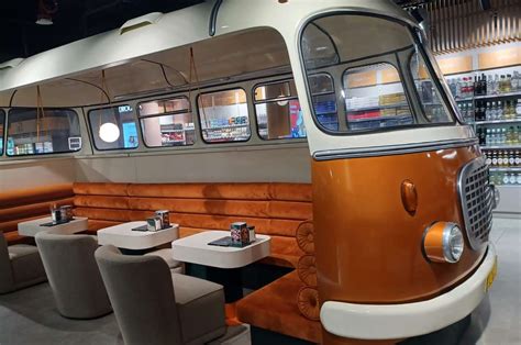 A Cafe In An Old Bus Online Puzzle