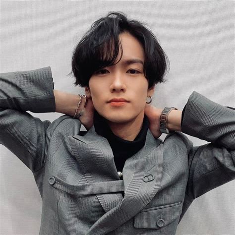 로즈 on Twitter 호쿠 너 너어 그르케 야하게 입고 커플템을 차면 내가 내가 우르먹