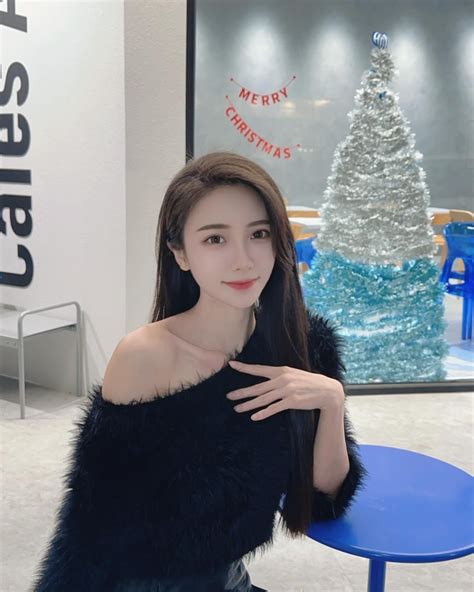 月子中心回來的第九天了 這個床中床不要太好躺誒⋯🥹 很對得起它的價格 連我都想睡在上面但我躺不下 弟弟的💩很容易炸出來 濕到整個床都是我會瘋掉 防水材質超推 這種東西就是要清洗方便我才會買