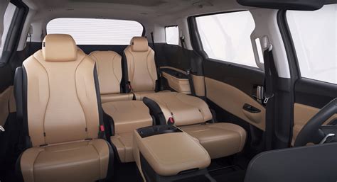 Kia Carnival 11 Seater Cabin Setup Detailed Centre Assist Seats