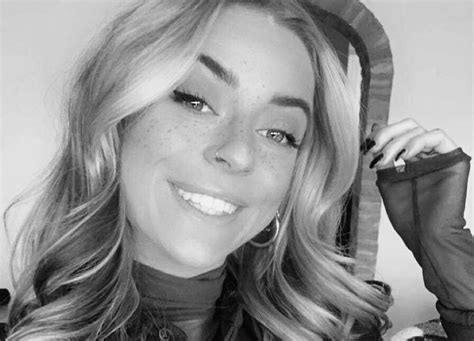 Vriendin Van Doodgereden Shana Leurs 22 Maakt Documentaire Over Haar