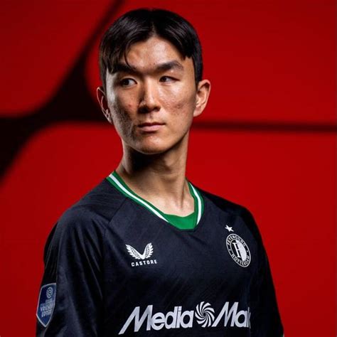 핵심 등번호무려 4년 계약 황인범 페예노르트 공식 입단 완료 선수 경력 역대 최고의 팀 오피셜