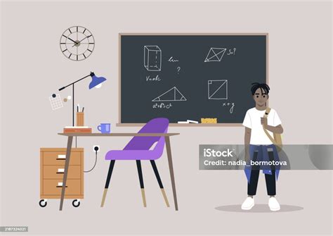 한 학생이 기하학적 모양과 방정식을 표시한 칠판 근처에 자신 있게 서서 학습 도구로 가득 찬 매력적인 교실 환경에서 호기심의 정신을 구현합니다 고등학교 이하에 대한 스톡