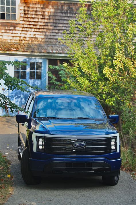 Ride The Lightning Ford F 150 Lightning Platinum Ev First Drive Review Maxim