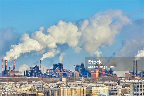 도시에서 가난한 환경 환경 재해 환경에 유해한 배출 연기와 스모그 공장에 의한 대기오염 배기가스 0명에 대한 스톡 사진 및 기타 이미지 Istock