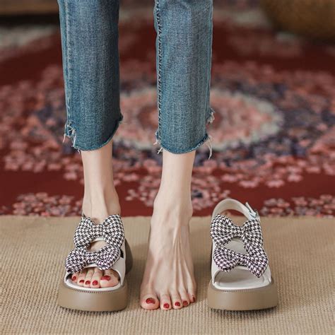 รองเท้าแตะแพลตฟอร์มลําลอง พื้นหนา ประดับโบว์ เข้ากับทุกการแต่งกาย แฟชั่นฤดูร้อน สไตล์แฟรี่