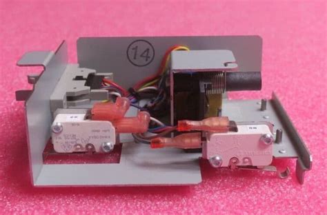 Ibm Ts3310 3576 System Storage Tape Library I O Station Lock Assembly 23r2589