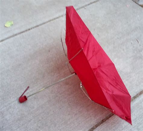 Understanding Chirality With Keys And Umbrellas