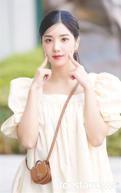 권은비 볼콕 감사합니다 정오의 희망곡 출근길 [hd포토] 네이트 연예