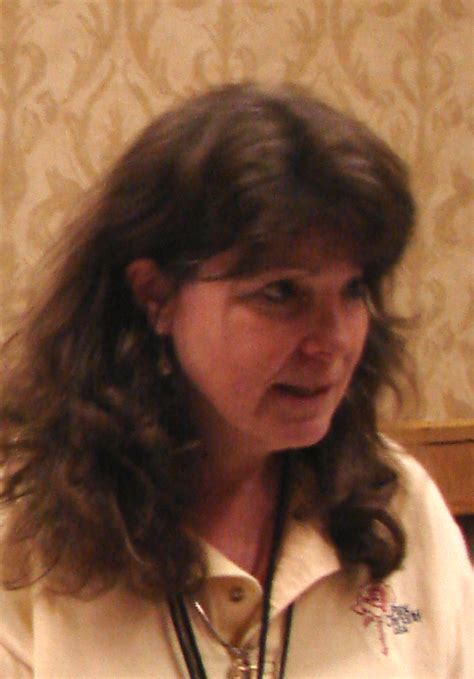 Headshot Lori Pax Christi Usa