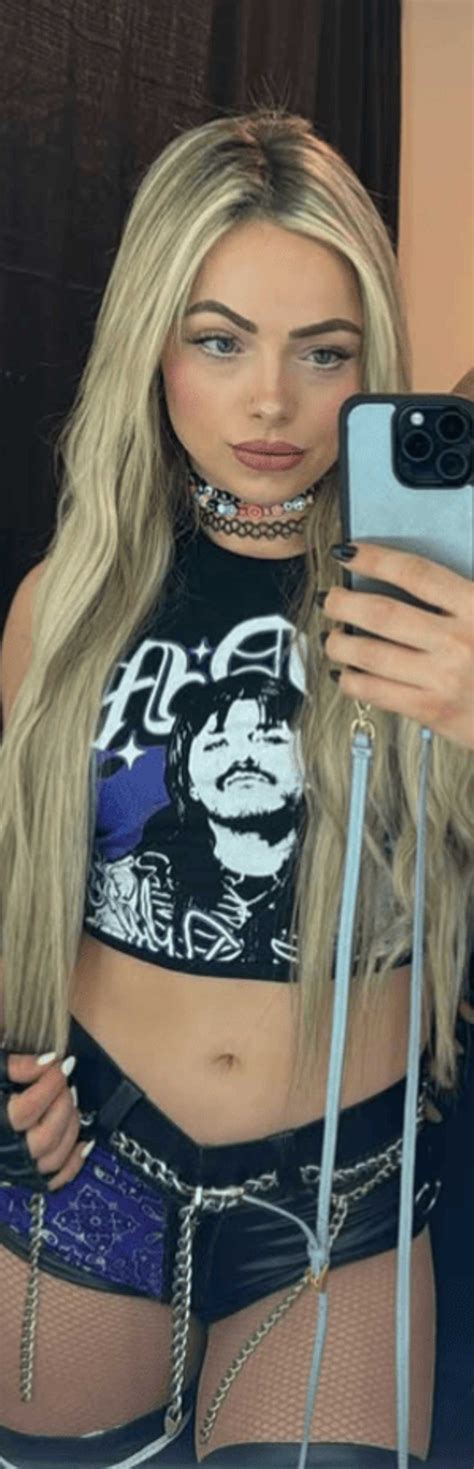 Njs Liv Morgan Regains Wwe Tag Titles One Night After Wrestlemania
