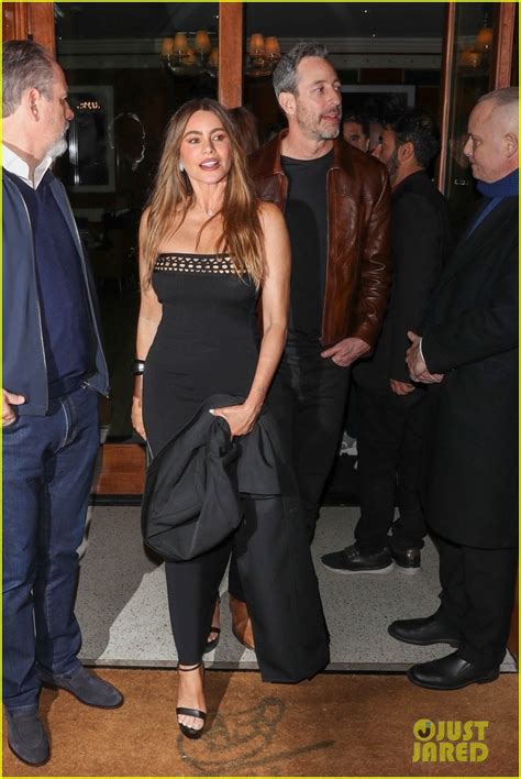 Sofia Vergara Strikes A Pose Is All Smiles During Date Night With