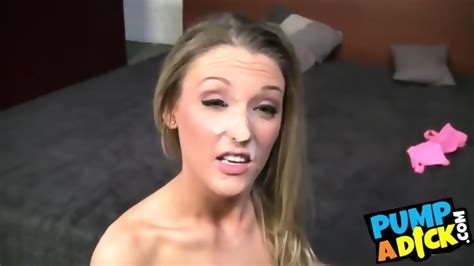 She Gives A Great Handjob For A Facial