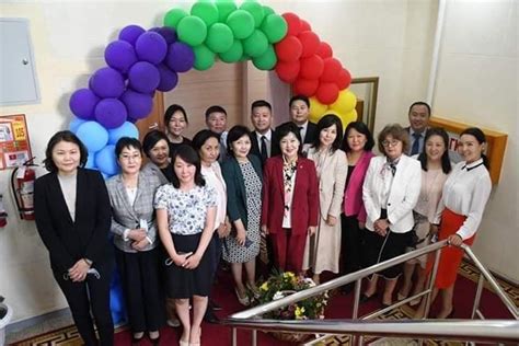 Д Сарангэрэл сайдыг эрүүл салбарынхан нь гаргаж өгчээ ТАС МН