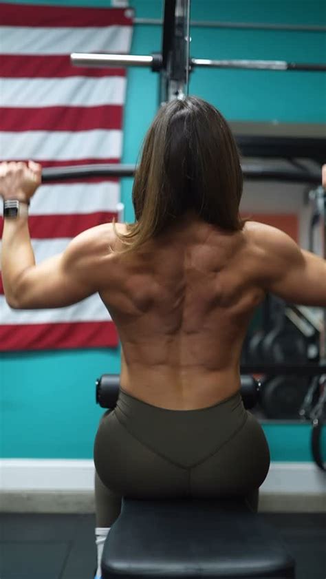 Kristen Graham Who Likes A Girl With A Muscular Back Fitgirls